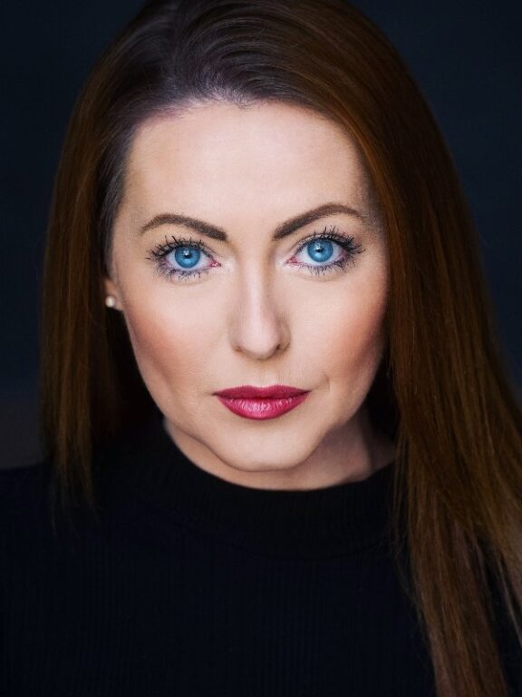 ELIN LLOYD HARRIES - Regan Talent Group